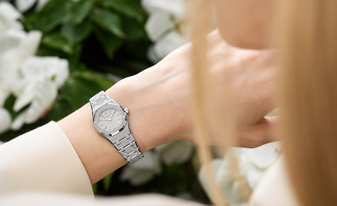 Comeback of the Century: Audemars Piguet Revives Royal Oak Mini ...