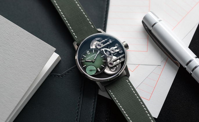 Up Close With The Armin Strom Limited Edition Tribute 1 Rose Gold ...