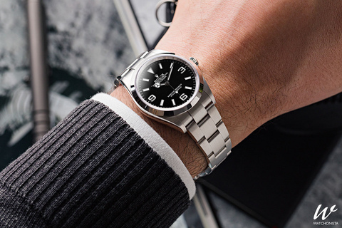 rolex explorer wrist