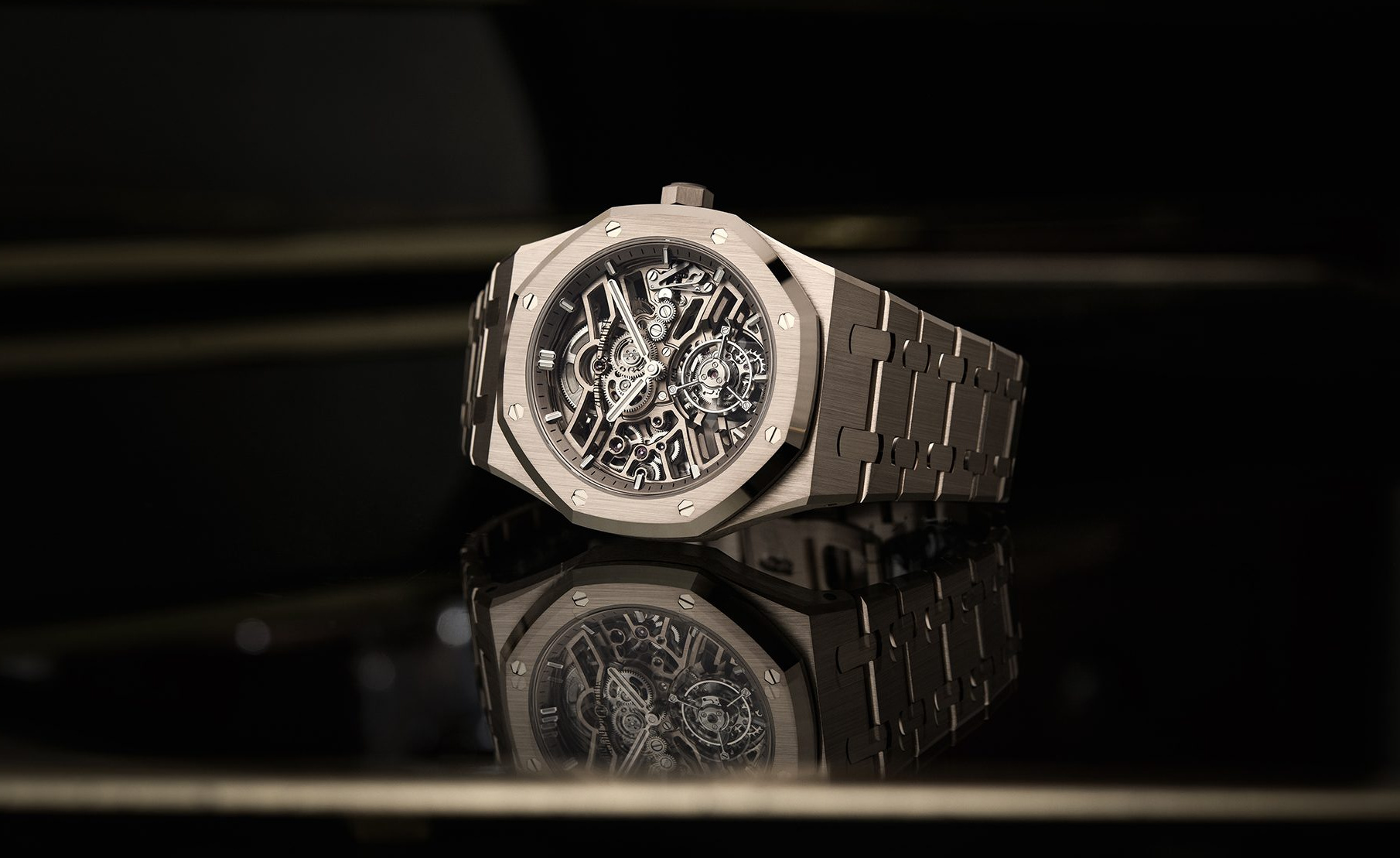 Video: Audemars Piguet’s New Sand Gold Alloy Shines on the Royal Oak ...