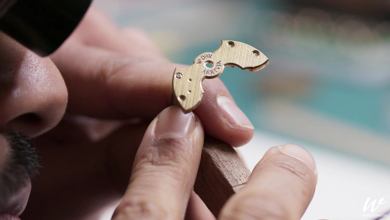 Vidéo exclusive : Les Savoir-Faire Akrivia - Anglage et Poli miroir ...