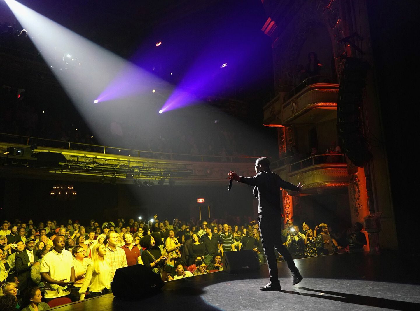 Where Stars are Born: Bulova Honors the Apollo Theater with a Timely ...