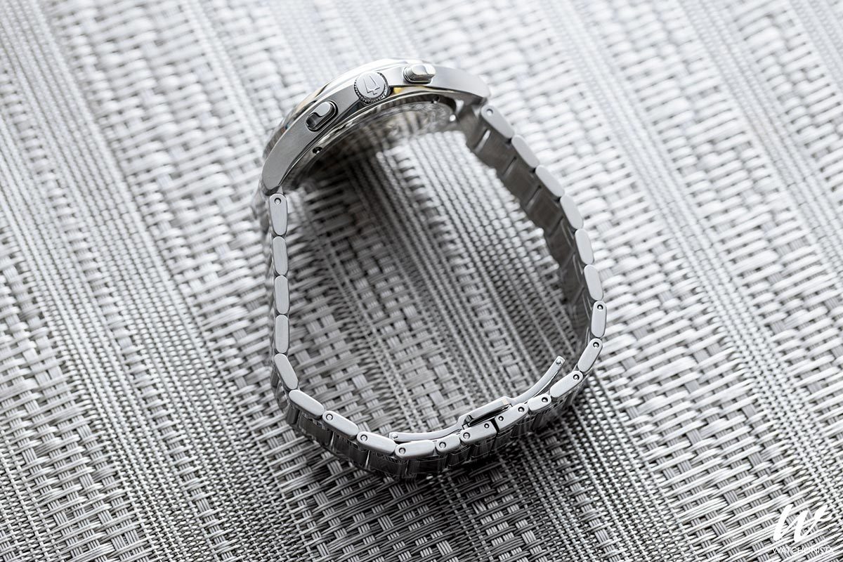 Grading on the CURV: Bulova’s Sophisticated Trio of New Chronograph ...