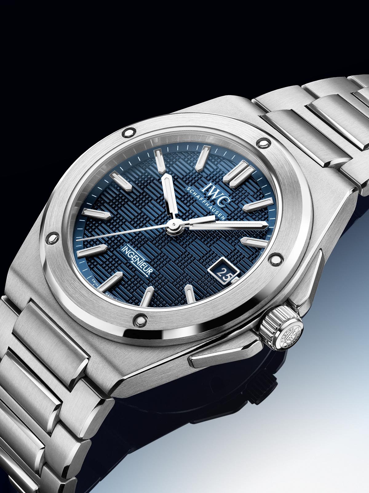 Code Blue: IWC Adds a New Dial Color to the Ingenieur Automatic 40 ...