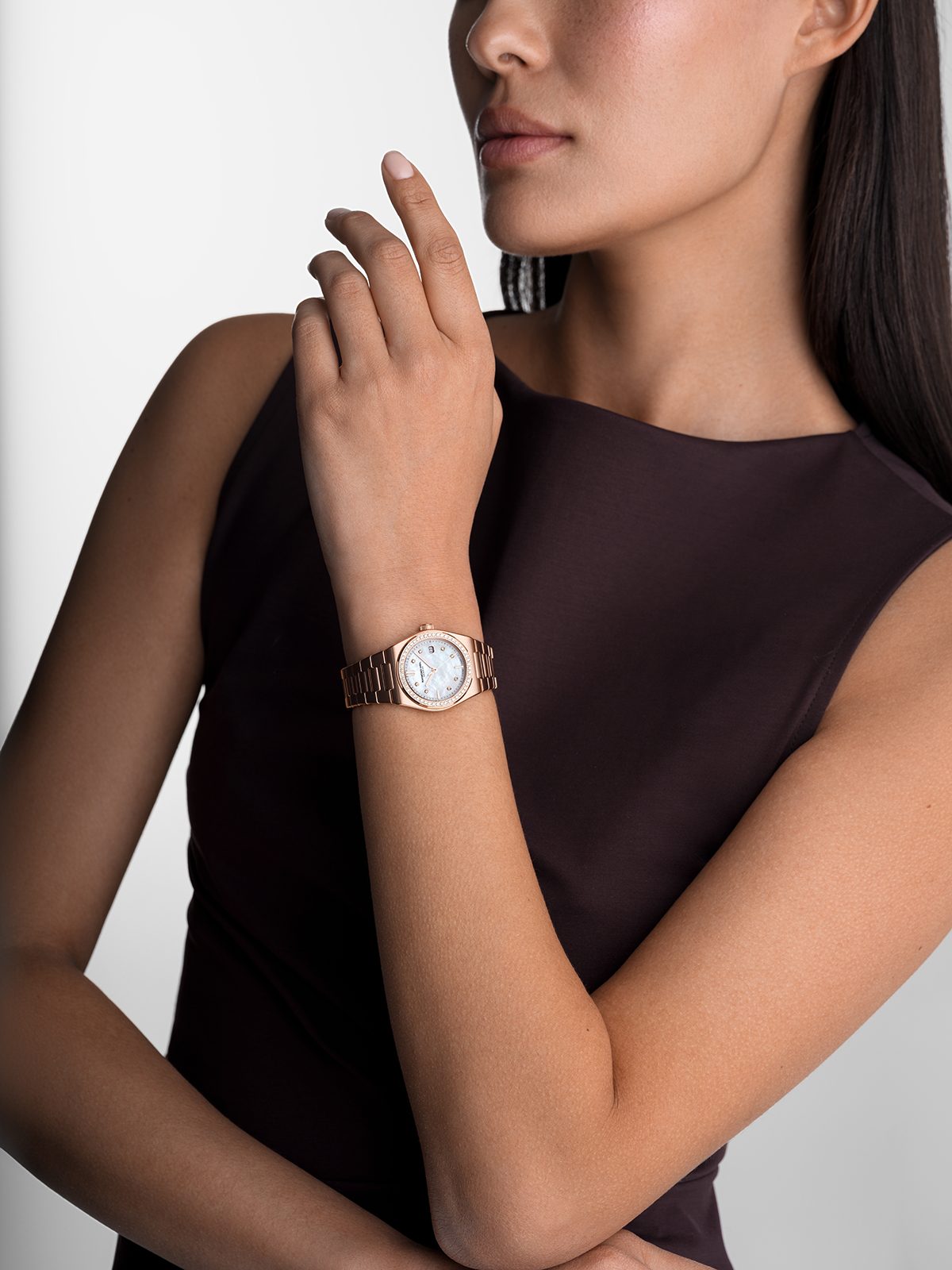 Raymond Weil A.R.T. Collection: The Brand’s First Integrated-Bracelet ...
