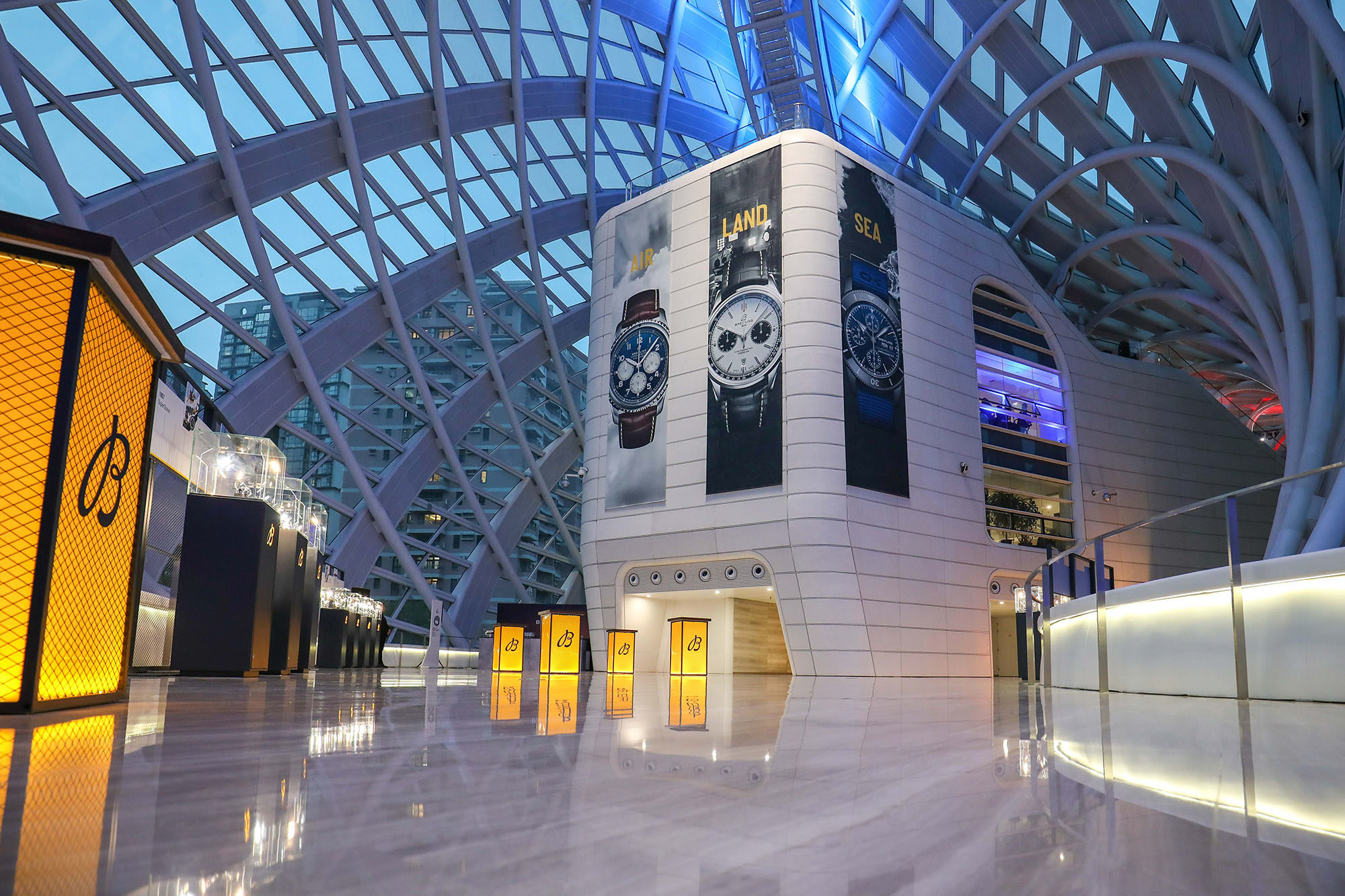 Breitling Marks Its Entry Into China With A Dazzling Red-Carpet Gala ...