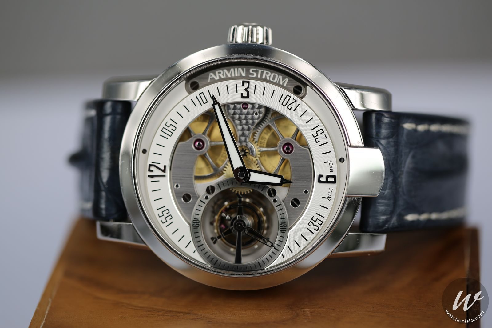 Armin Strom Tourbillon Water: the blue legitimacy of a Manufacture | Watchonista