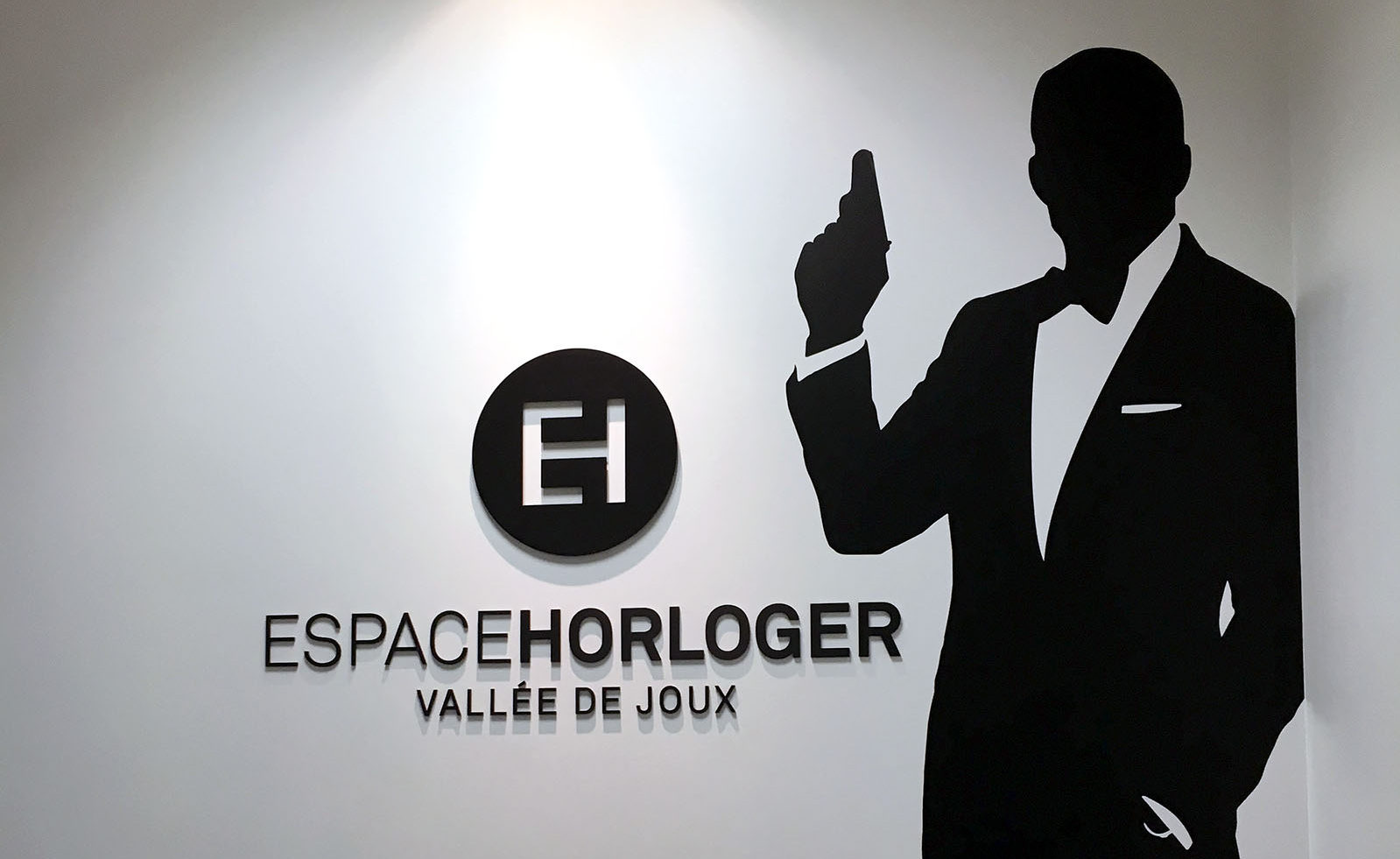 James Bond Time - Watchmaking history seen from the wrist of the secret ...