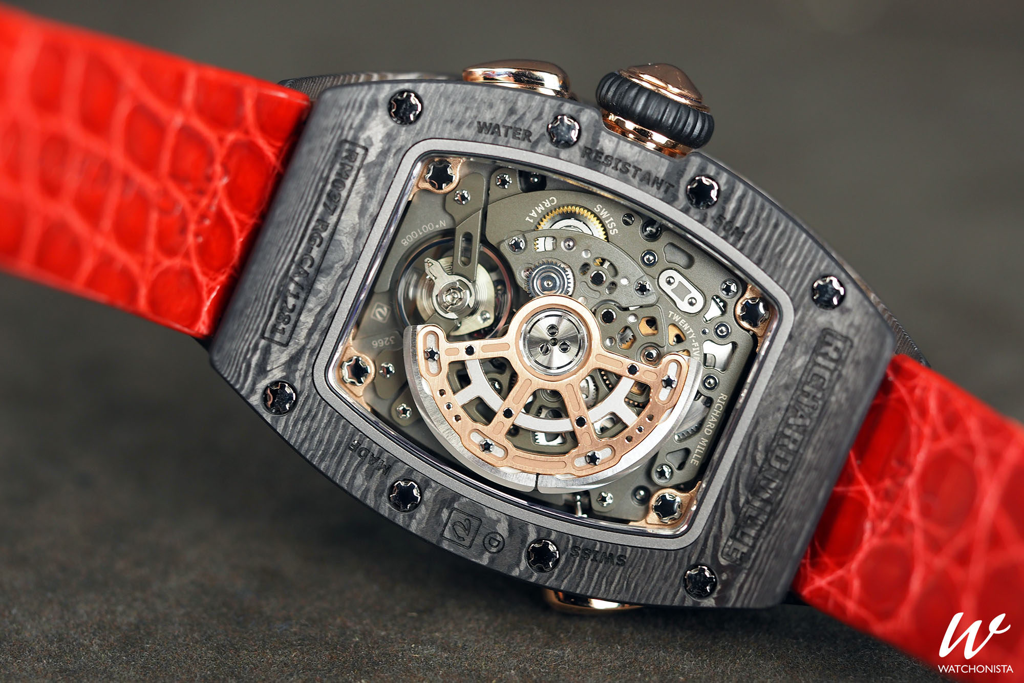 Richard Mille apporte une extrême féminité au carbone TPT® | Watchonista