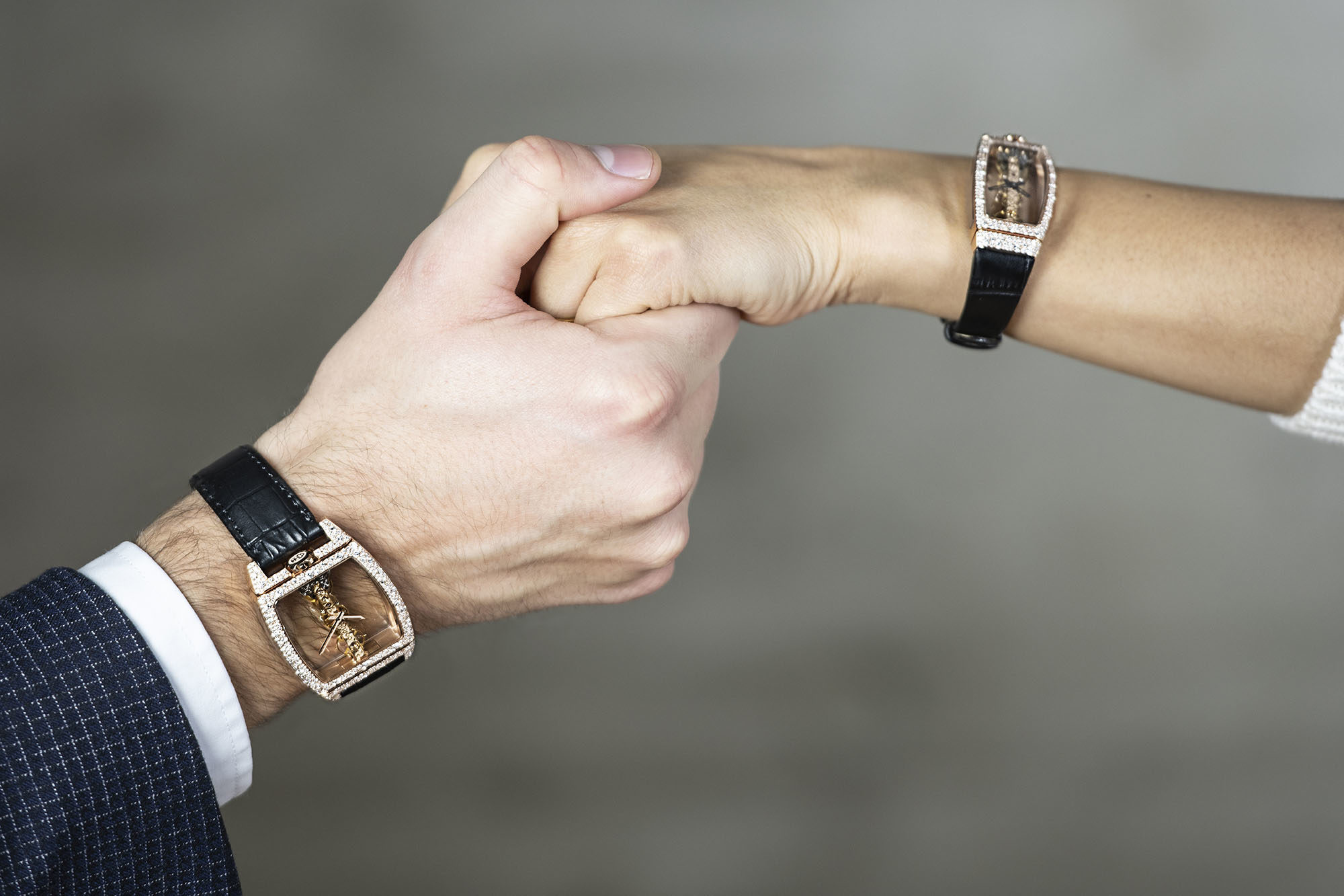 Pour Noël, Corum met ses Golden Bridge sous la neige | Watchonista