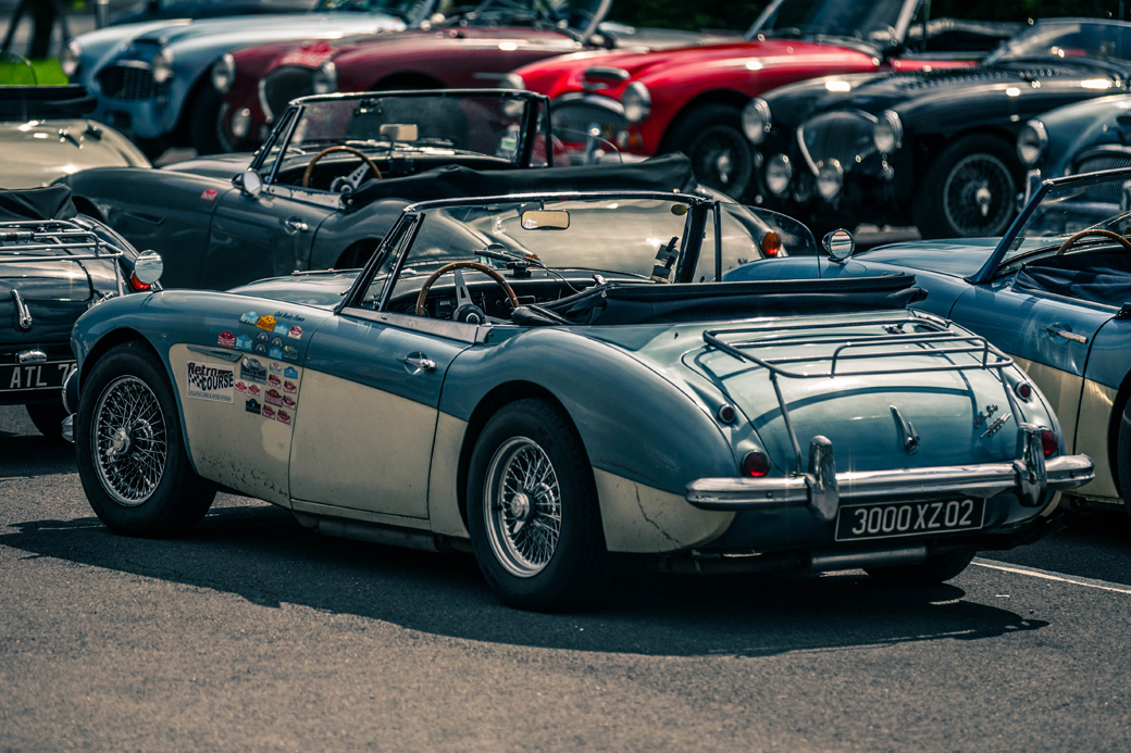 Frederique Constant celebrates the memory of the Austin Healey sports ...