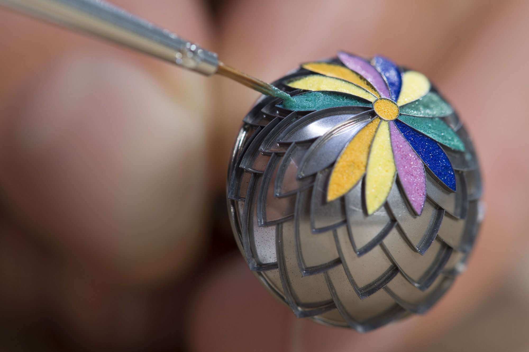 Pendentif Boule: Wiring enamel | Hermès